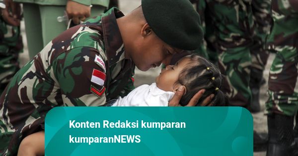 Foto: Momen Haru Prajurit TNI Pamit Bertugas ke Perbatasan Papua | kumparan.com